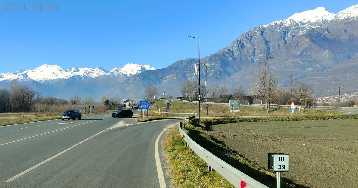 Passaggi a livello, S.Didero alza la voce: «Serve la rotonda sulla ...