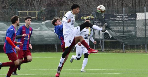 Il GiavenoCoazze rallenta Il Tetti Francesi (che perde la vetta) - Luna ...