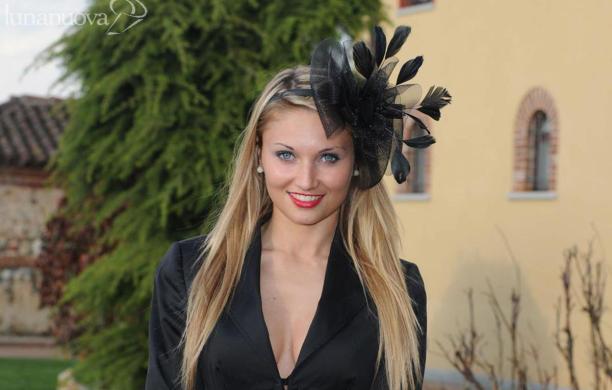 Marta in corsa per diventare la nuova velina bionda - Luna Nuova